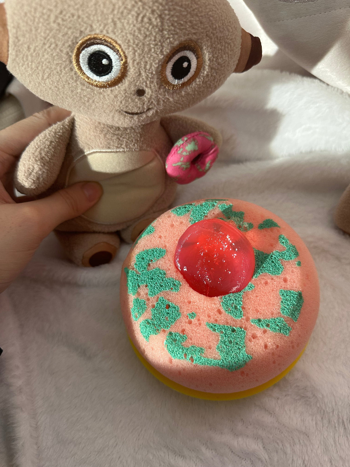 Makka pakka sponge and red soap Bath Toy (Worldwide shipping ...